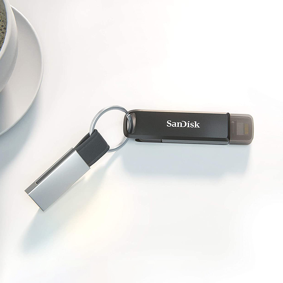 SanDisk iXpand 64GB USB-C / Lightning Flash Drive Luxe for iPad